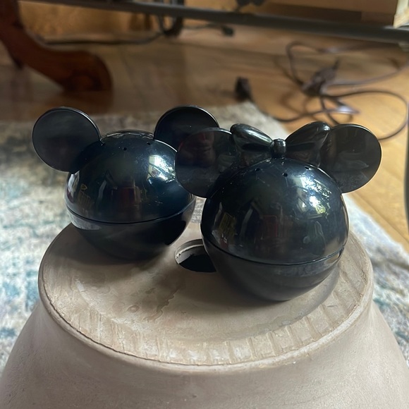 Dining | Zak Designs Disney Mickey Minnie Mouse Salt Pepper Shakers ...